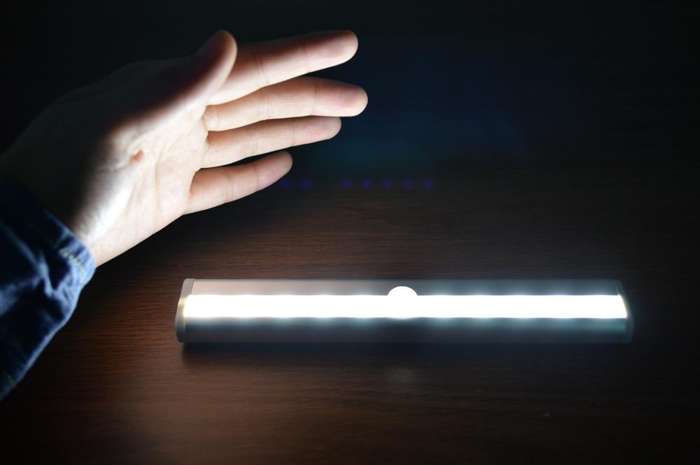 LED Lighting Stick 10-LED Battery Operated Wireless Motion Sensing ...